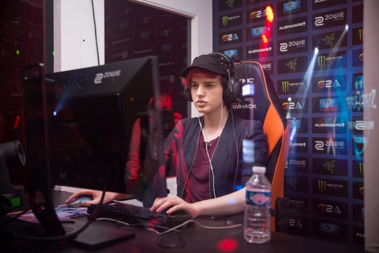 Scarlett, la chica gamer mejor pagada